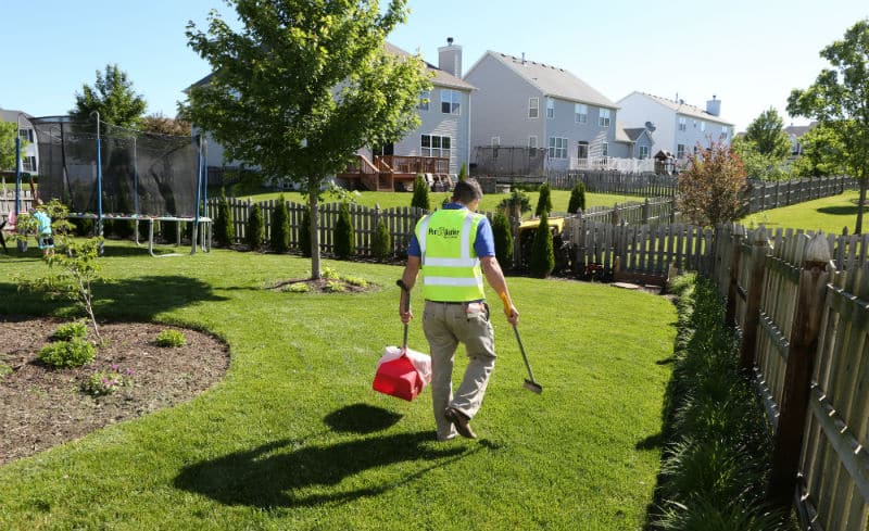 Pet Dog Waste Removal and Pooper Scooper Service | Pet Butler